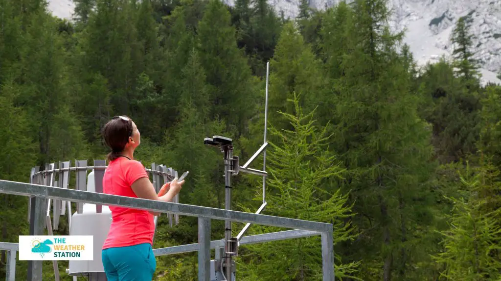 3 Beginners Tips on How to Read a Weather Station Display