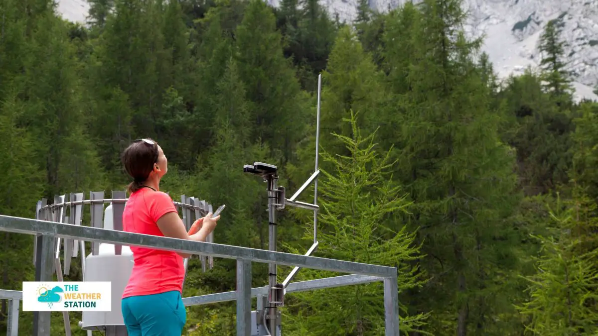 3 Beginners Tips on How to Read a Weather Station Display